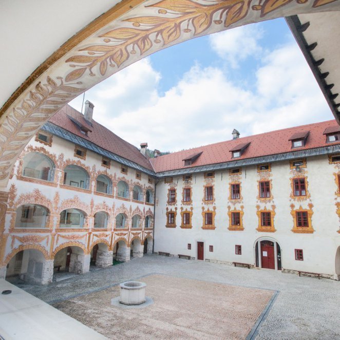 Življenje na gradu - Mestni muzej Idrija